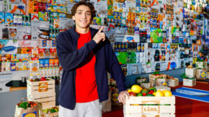 “JUMP OF THE YEAR”: ARMAND DUPLANTIS SALTA UN MURO DI PRODOTTI LIDL ...